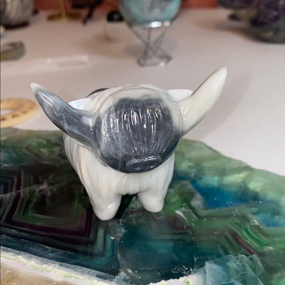 Crystals | Art | Taichi Gray And White Highland Cow Stone | Poshmark